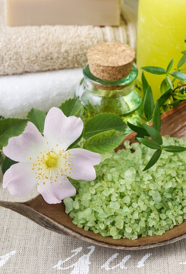 Bowl of green sea salt stock image. Image of cosmetic - 57207765