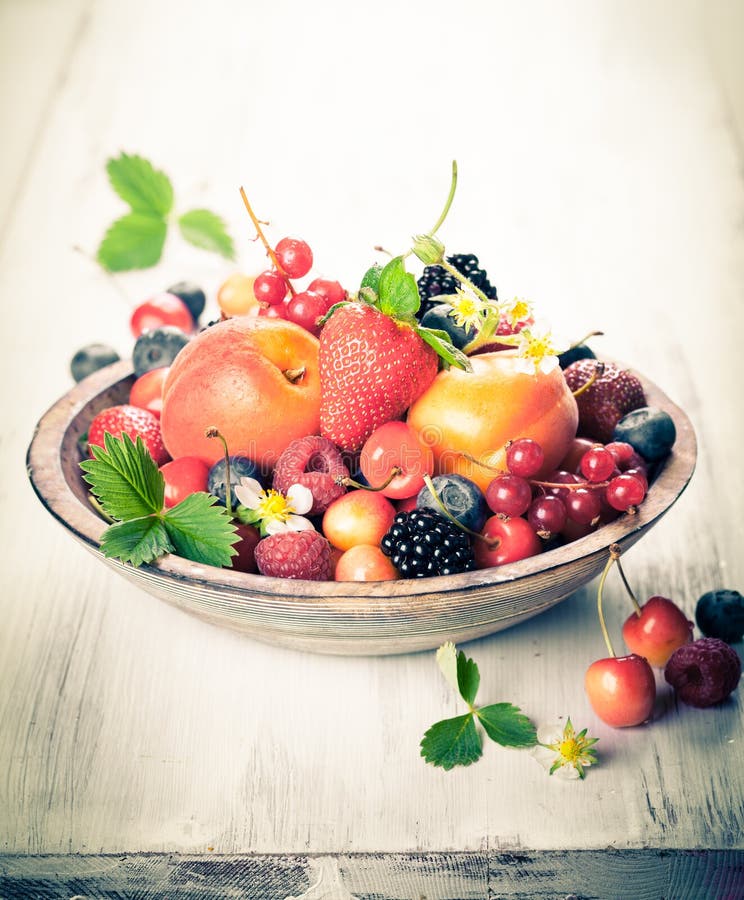 Bowl of mixed berries stock image. Image of color, plate - 41120655