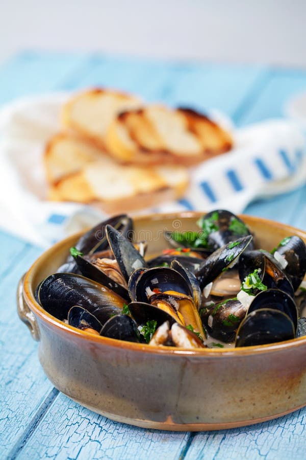 Bowl of mussels stock image. Image of coriander, moules - 50253203