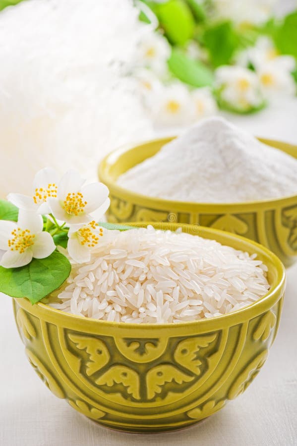 Bowl with rice jasmine stock image. Image of ingredient - 41313329