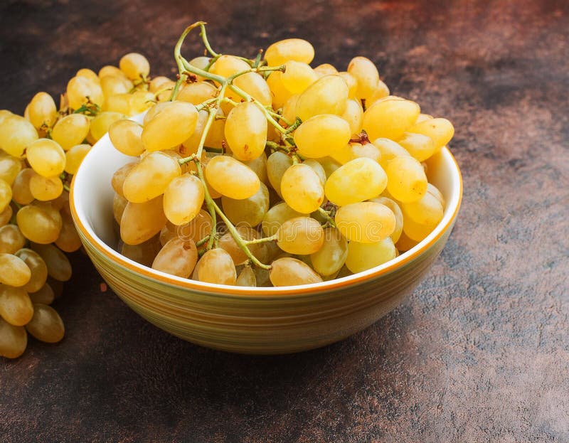 Bowl Yellow Grape Background Stock Illustration - Illustration of yellow, delicious: 318802675