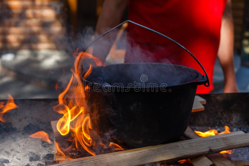 Bowler Cooking Food Bonfire Cauldron, Pot Stock Photo - Image of soup ...
