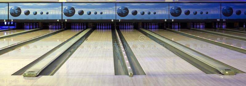 Bowling balls in a row stock image. Image of competetive - 51363963