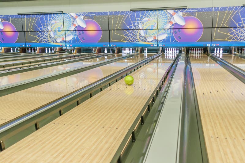 Bowlingbahn stockfoto. Bild von schlag, stift, sport, spielen - 578678