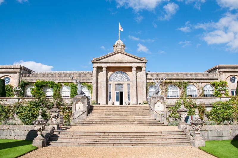 Bowood House and Gardens stock photo. Image of sculpture - 80072448