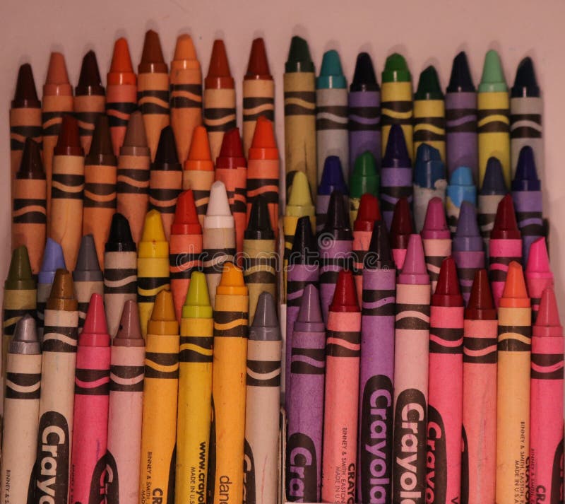 A Box of 64 Crayola Crayons Stock Photo - Image of blue, crayons: 177994432