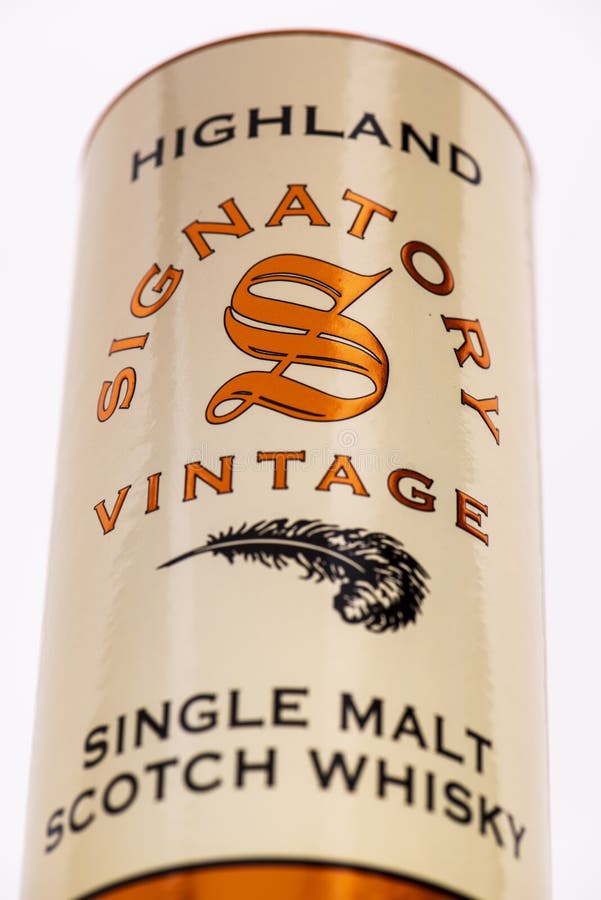 Box of SIGNATORY VINTAGE Single Malt Scotch Whisky Editorial ...
