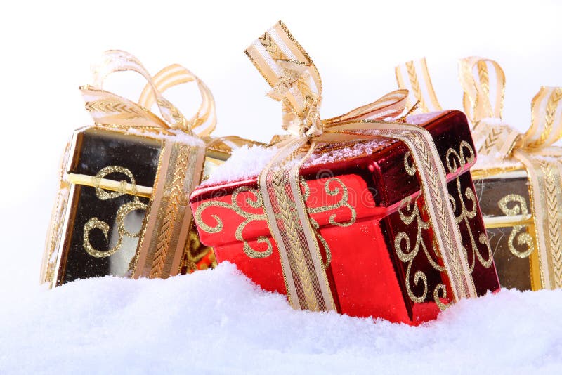 Box in snow stock photo. Image of greetings, wedding, surprise - 6487110