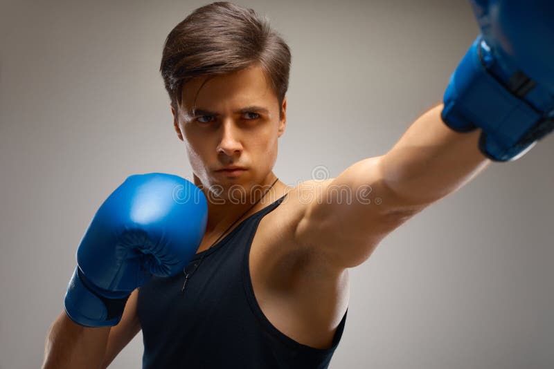 Boxeo Boxeador Joven Listo Para Luchar Imagen de archivo - Imagen de ...
