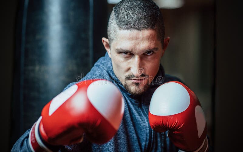 Boxer Se Prepara Para Acertar Imagem Promocional Para Boxe Imagem de ...