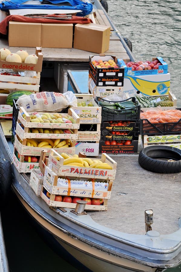 Unloading Fruit at a Wholesale Fruit Market Editorial Stock Photo ...