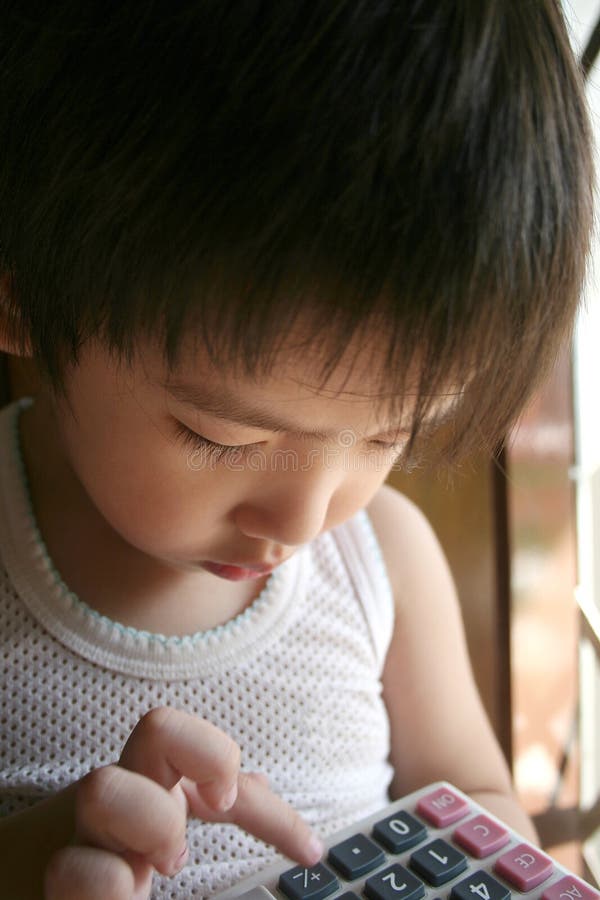 1,233,000+ Kid hand using calculator Free Stock Photos - StockFreeImages