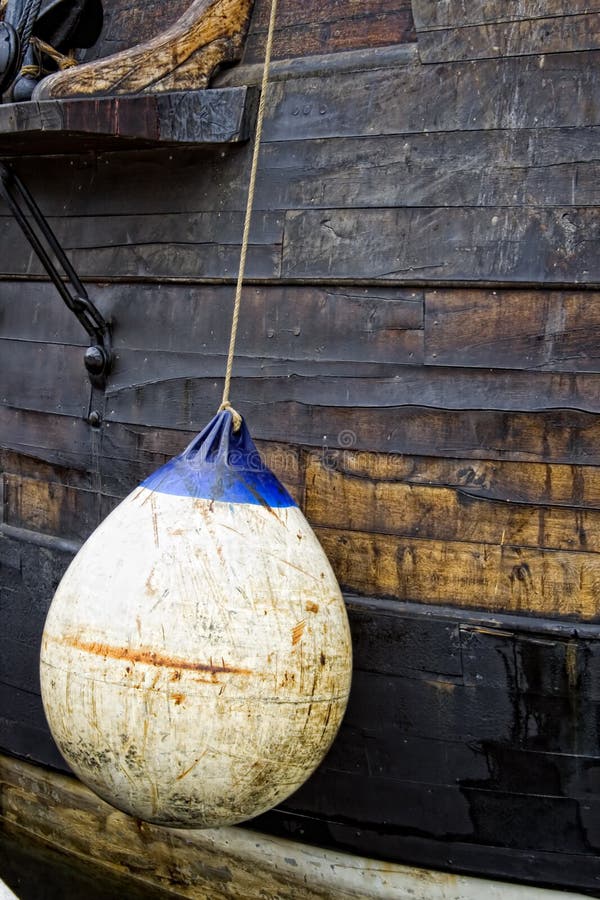 Boya de Ship?s imagen de archivo. Imagen de océano, marineros - 6659247
