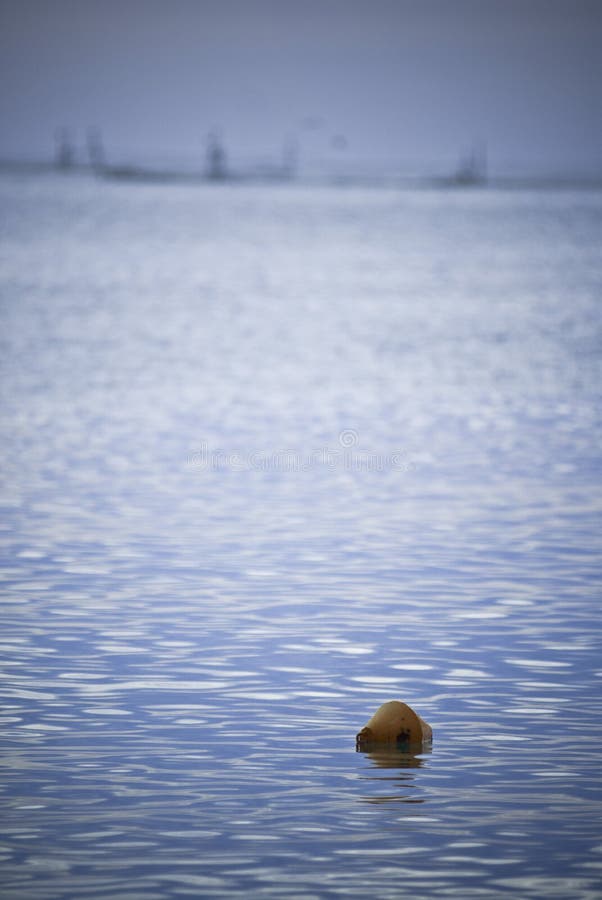 Boya en el mar azul foto de archivo. Imagen de calma, exterior - 2902100