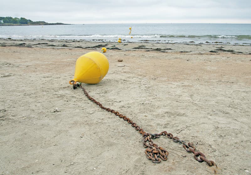 Boya En Una Playa a Lo Largo De Un Mar Imagen de archivo - Imagen de ...