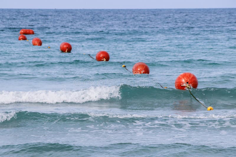 Boya En El Mar Fotos De Stock - Descarga 8,606 Fotos Libres de Derechos