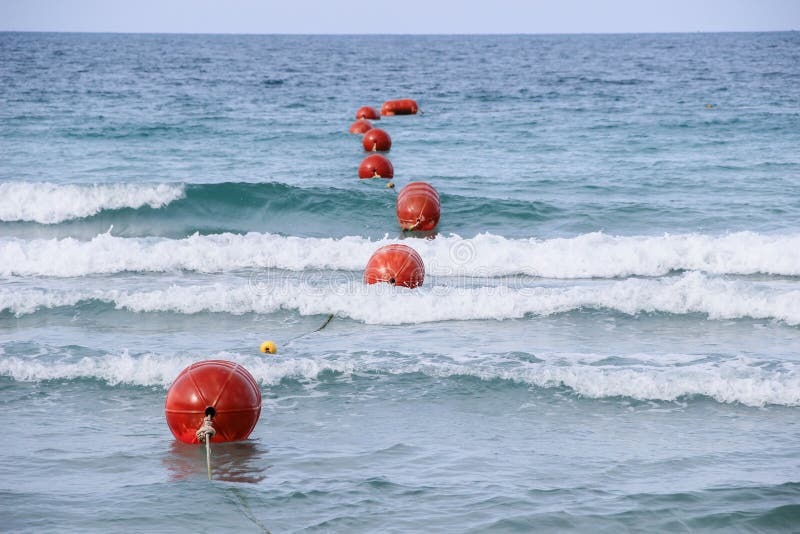 Boya En El Mar Fotos De Stock - Descarga 8,606 Fotos Libres de Derechos