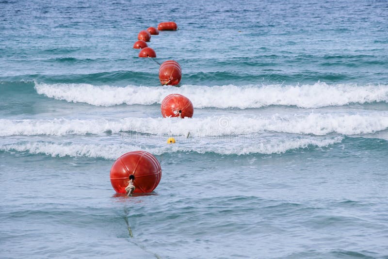 Boya En El Mar Fotos De Stock - Descarga 8,606 Fotos Libres de Derechos