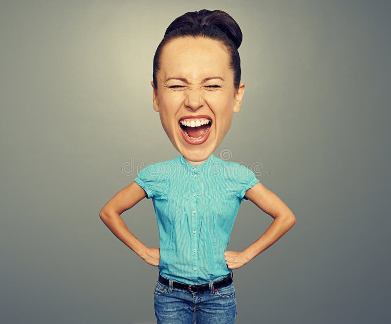 Boze vrouw met groot hoofd stock afbeelding. Image of emotioneel - 33470787