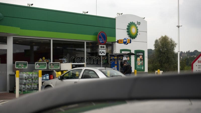BP-Tankstelle redaktionelles stockfotografie. Bild von britisch - 54351317
