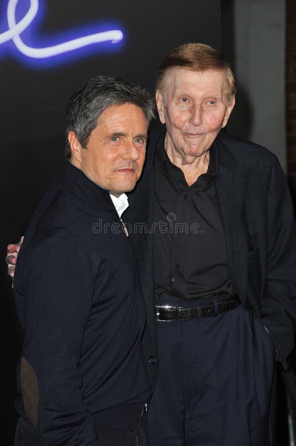 Brad Grey, Sumner Redstone editorial photo. Image of theatre - 22911211