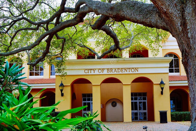 The Landscape of Bradenton City Hall Editorial Photography - Image of ...