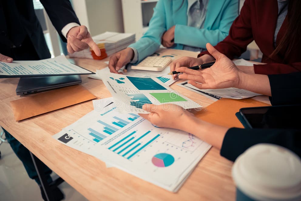 Brain Storm Strategy Concept, Sharing, Analysis, Charts, Documents ...