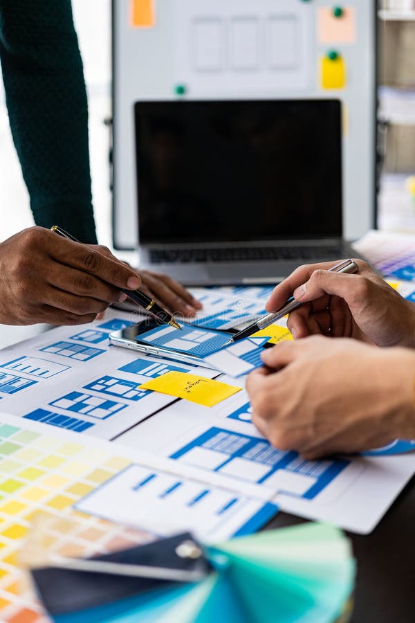 Brainstorm Mobile App Interface Layout Design Ideas on Graphic Designer ...