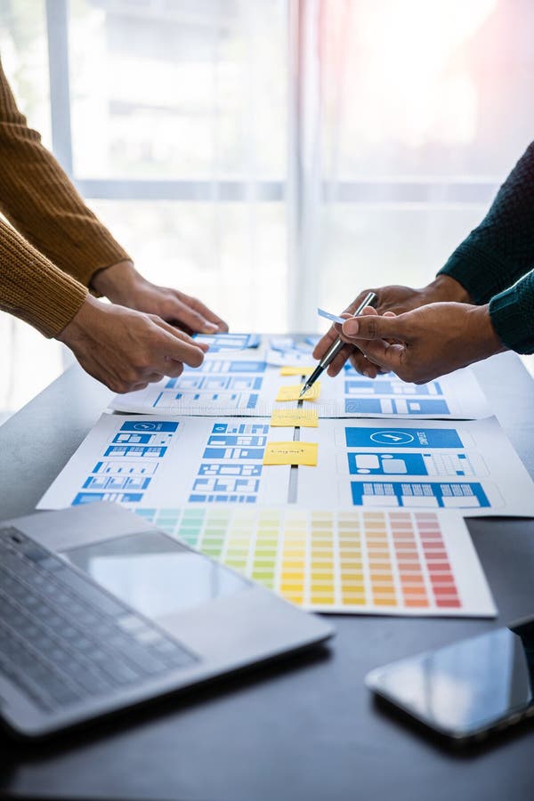 Brainstorm Mobile App Interface Layout Design Ideas on Graphic Designer ...