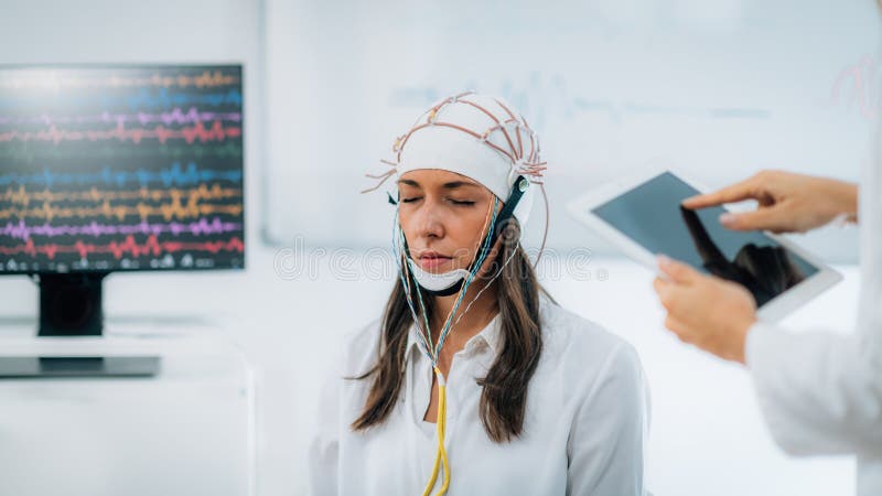 Neuroscience Lab, EEG Scanning Stock Image - Image of neuroscience ...