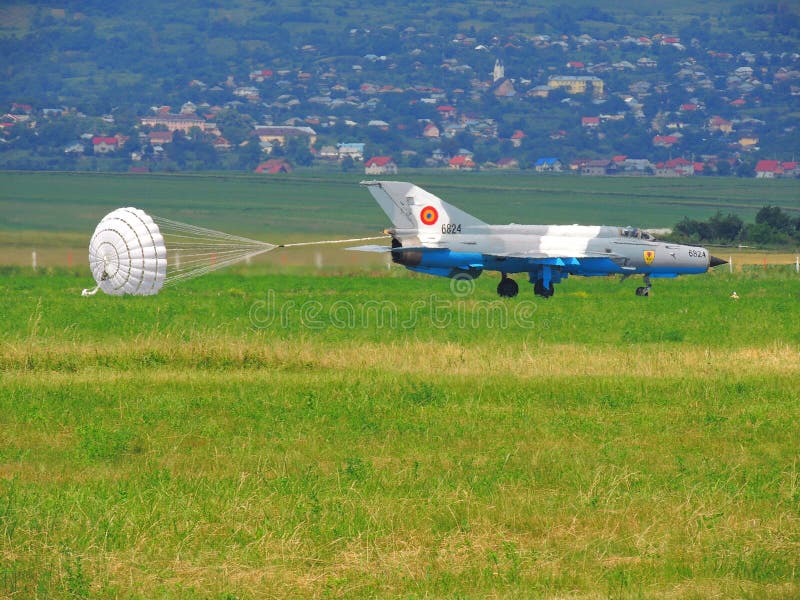 Su-27 with brake parachute editorial photo. Image of army - 15662836