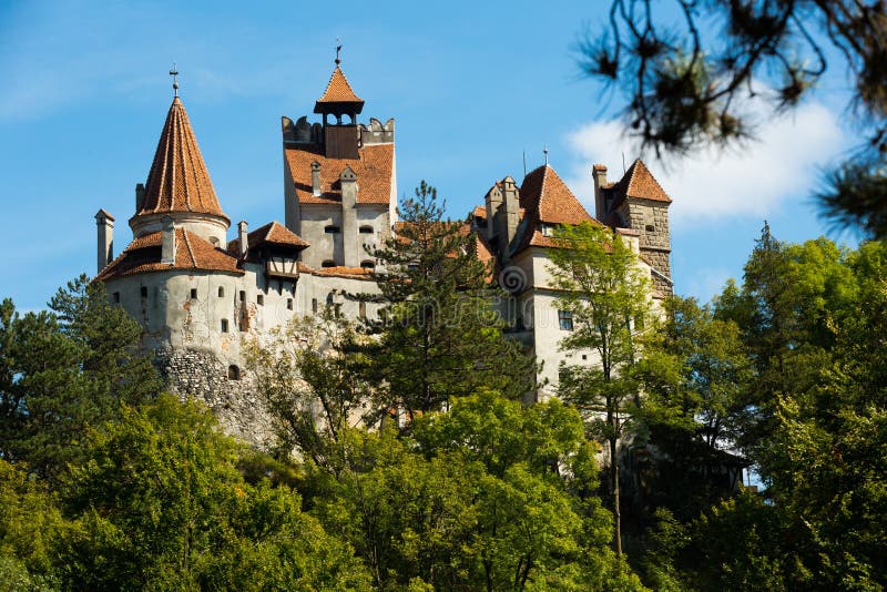 Bran castle brasov romania foto de archivo. Imagen de defienda - 261472622