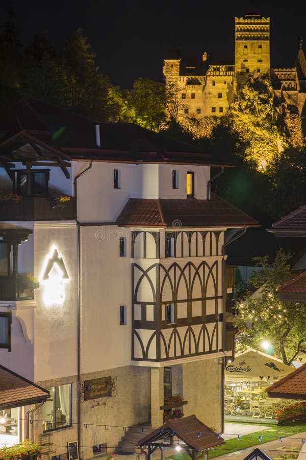 Bran castle editorial photo. Image of draculas, night - 97738891