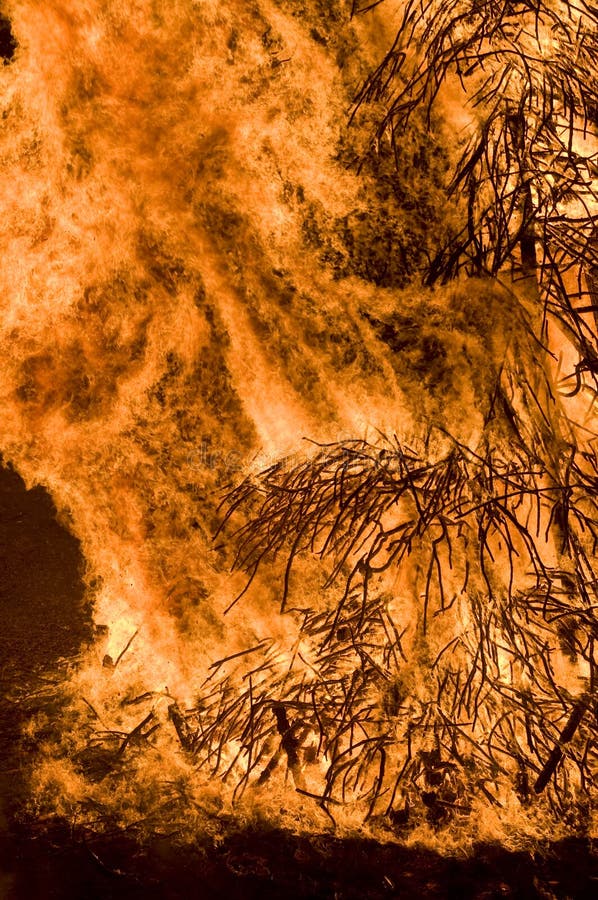 Brand stock afbeelding. Image of energie, haard, vuurwapen - 13258545