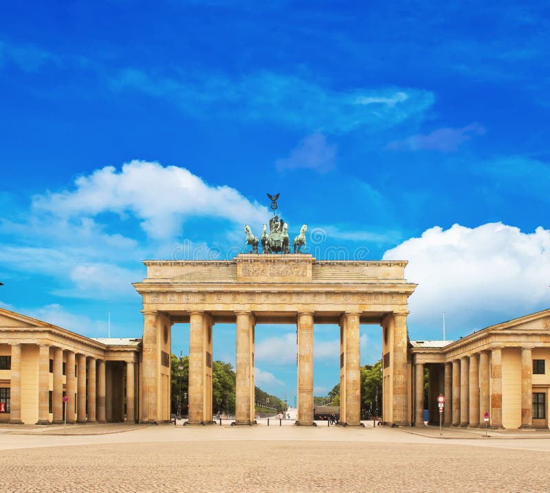 Brandenburg gate stock image. Image of famous, victory - 32911273