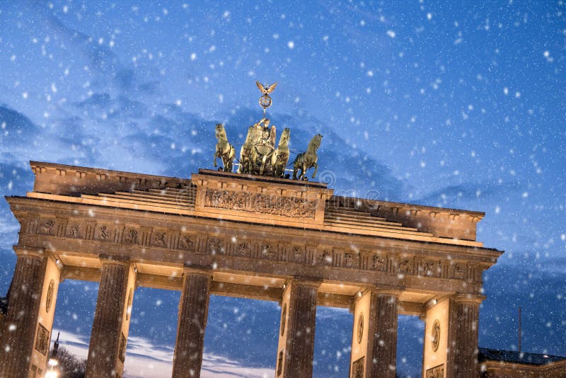 Brandenburger Tor in Winter Stock Image - Image of weather, platz: 30713307
