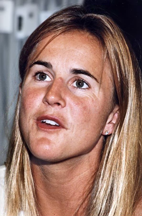 Brandi Chastain редакционное фото. изображение насчитывающей наслаждает ...