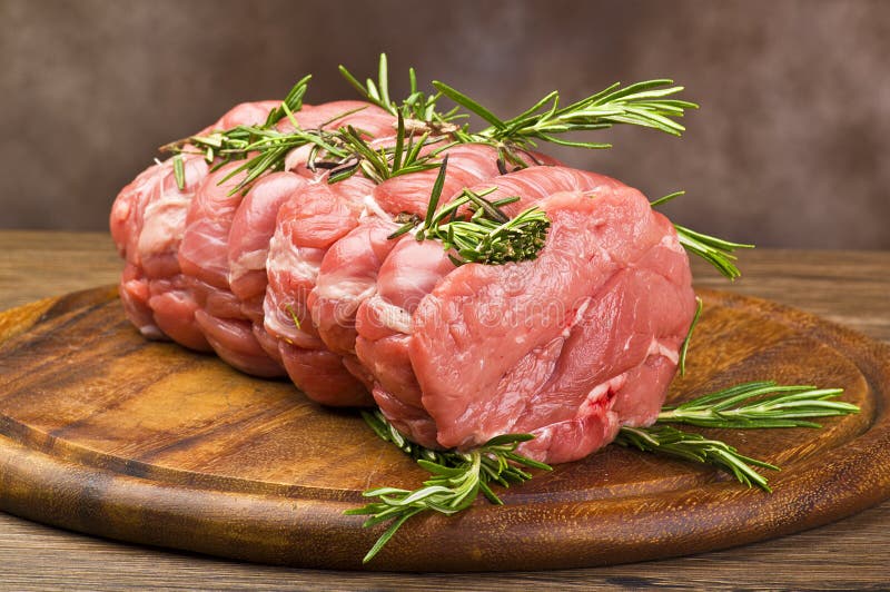Braten-Kalbfleisch stockfoto. Bild von küche, rindfleisch - 25910436