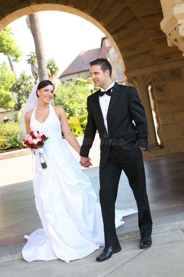 Braut Und Bräutigam an Der Hochzeit Stockbild - Bild von glücklich ...