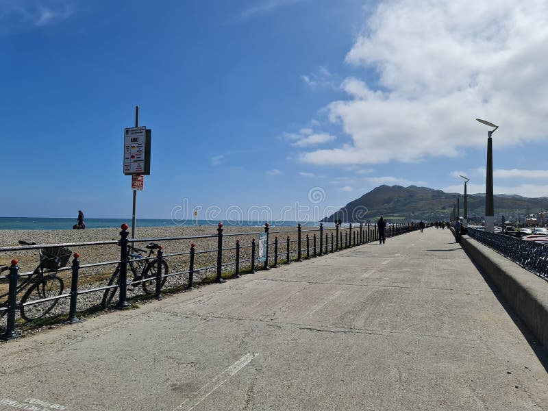 Bray Beach, Promenade and Hill Editorial Stock Image - Image of ...