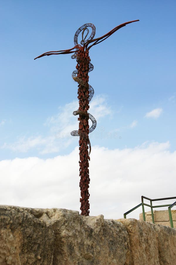 Brazen Serpentine Cross Statue in Mount Nebo, Jord Stock Image - Image ...