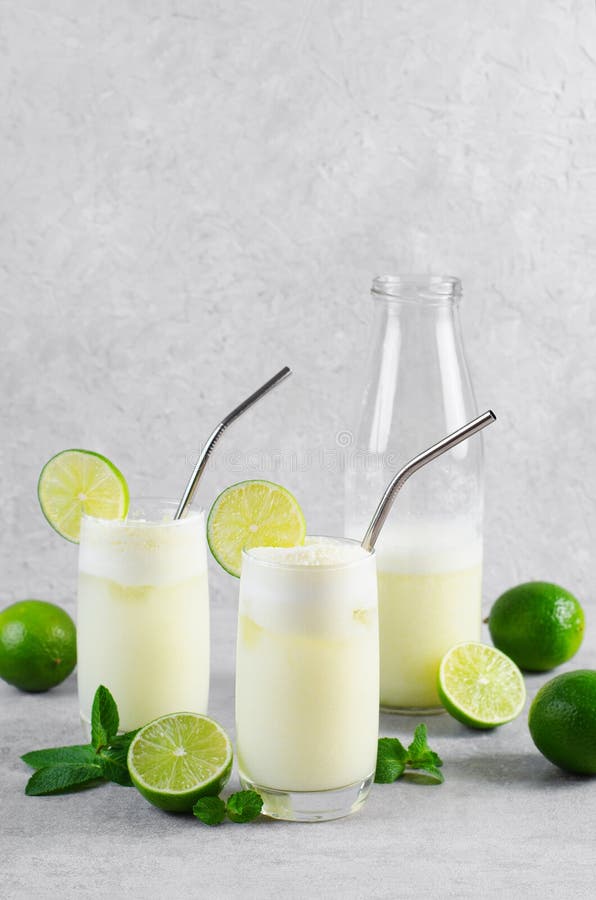 Refreshing Lime Popsicles, Brazilian Lemonade Ice Lolly with Fresh Lime ...