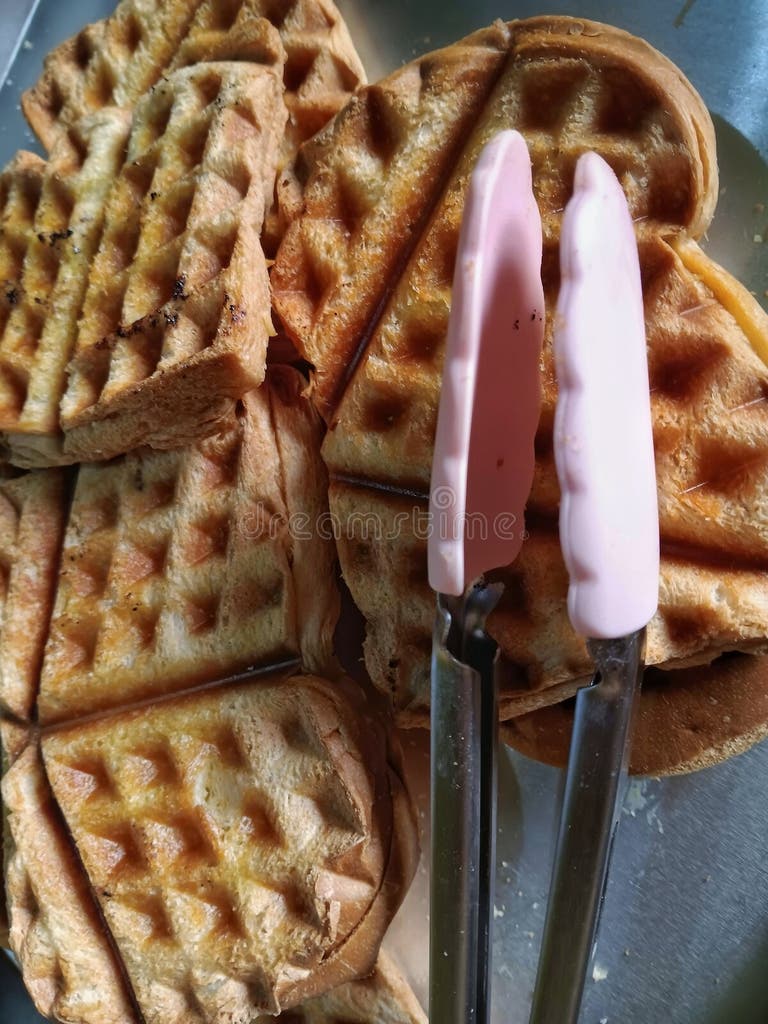 9,357 Look Like People Izle Stock Photos - Free & Royalty-Free Stock ...