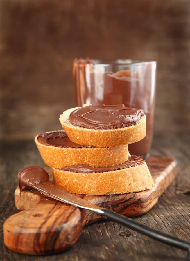 Bread with Chocolate Spread Stock Photo - Image of toast, cuisine: 34216922