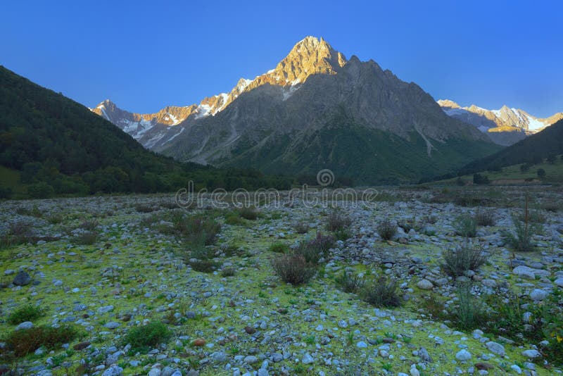 Break in mountains stock image. Image of climb, colorful - 32456123