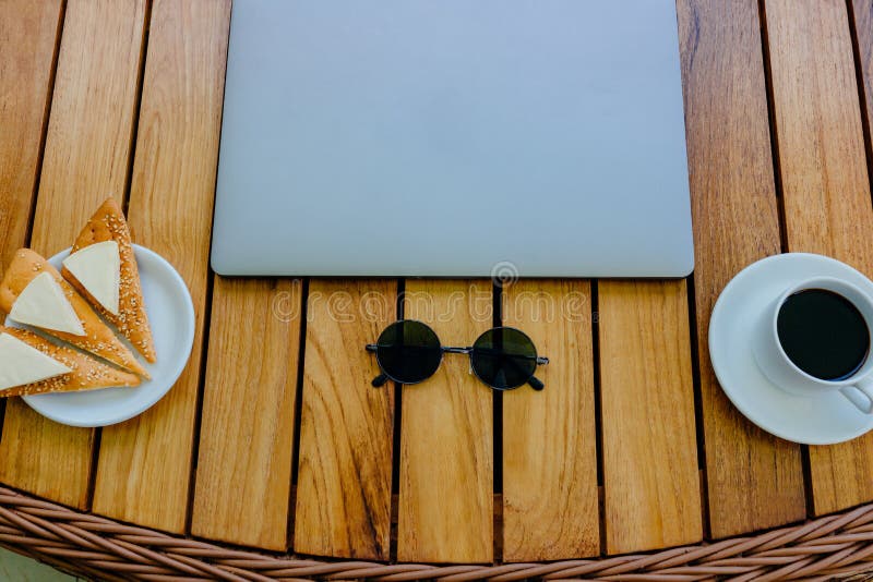 Break Concept. Flat Lay View of a Workspace with a Closed Laptop on a ...