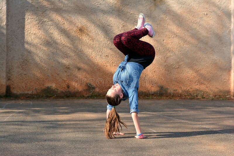 Breakdance girl stock photo. Image of city, break, health - 35385296