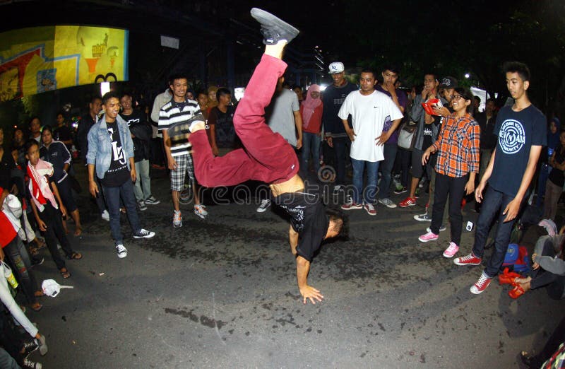Breakdance editorial photography. Image of dancing, street - 36404212