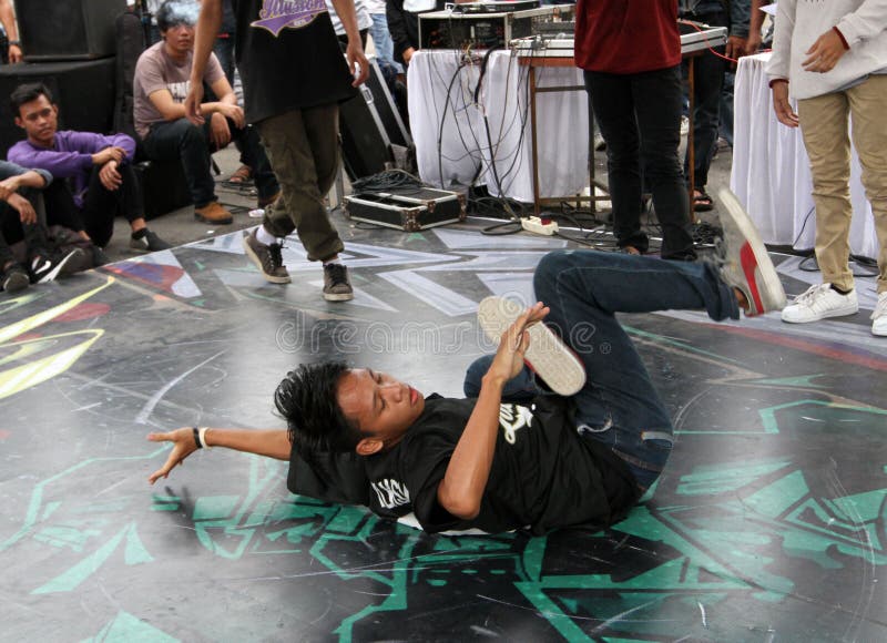 Breakdance editorial photography. Image of competition - 68630067