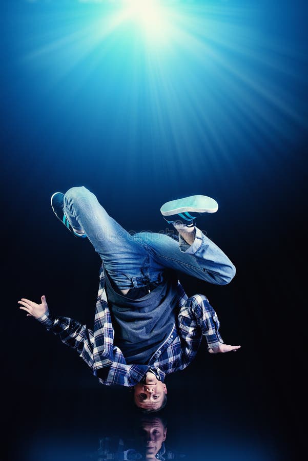 Breakdancer stock foto. Image of uitdrukking, mannetje - 37272196